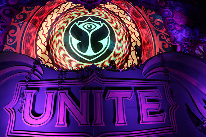 UNITE - The mirror to tomorrowland